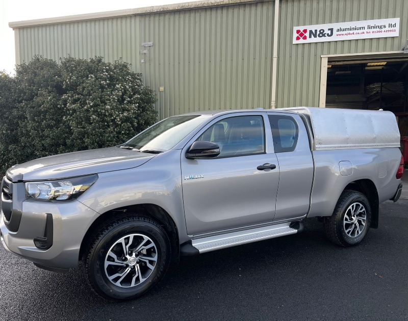 Toyota Hilux Extra Cab Agrican Canopy with Mesh Gate | Extra Cab ...